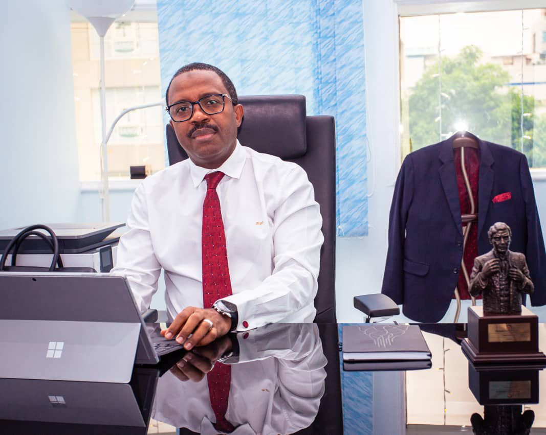 Ecobank Guinée Équatoriale remporte le titre de "Banque de l’Année ...